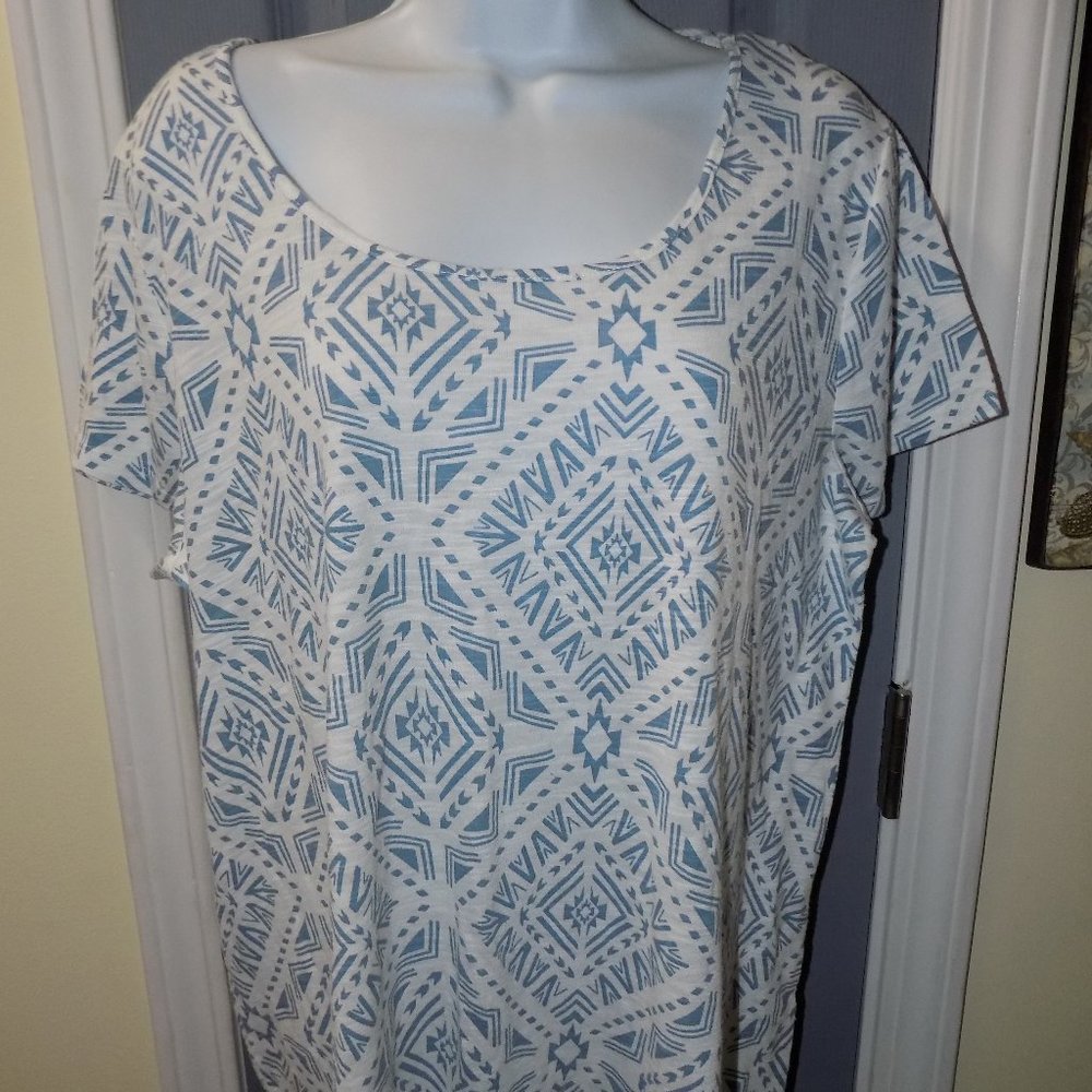 Cato Blue & White Aztec Design Short Sleeve Shirt - Gem